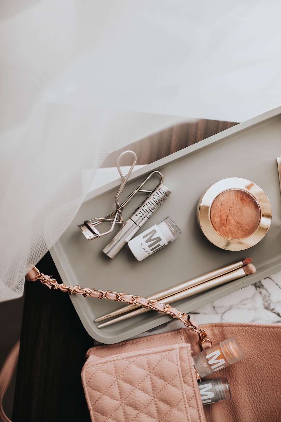 Dressing for Your Body Type: Flattering Outfits for Every Shape – Pro ...